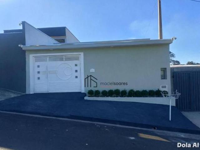 Casa com 3 quartos à venda, 145 m² por R$ 480.000