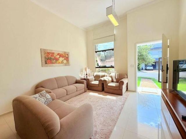 Casa com 3 Quartos à venda, 152 m² por R$ 1.500.000 Condomínio Golden Hill Londrina/PR