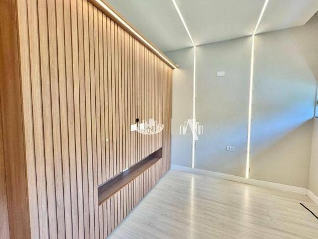 Casa com 3 quartos à venda, 155 m² por R$ 1.350.000 Condomínio Golden Hill Londrina/PR
