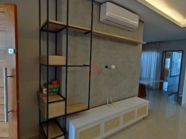 Casa com 3 quartos à Venda, 159m² por R$890.000,00, Universitário, Londrina PR