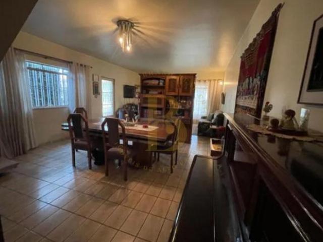 Casa com 3 Quartos à venda, 160m² no Jardim Aeroporto