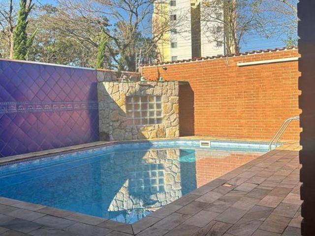 Casa com 3 quartos à venda, 199 m² por R$ 910.000 Vila Industrial São José dos Campos/SP