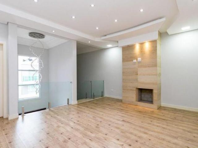 Casa com 3 quartos à venda, 200 m² no Xaxim Curitiba/PR