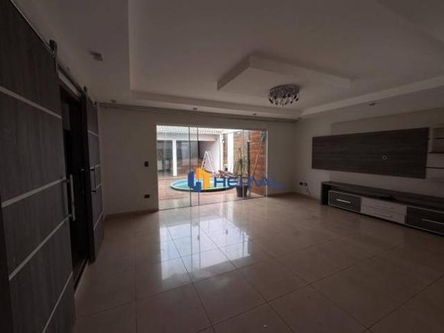 Casa com 3 quartos à venda, 204 m² por R$ 1.100.000 Jardim Fregadolli Maringá/PR