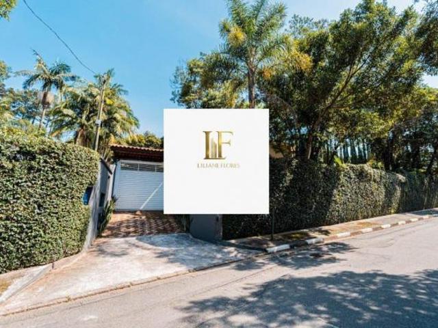 Casa com 3 quartos à venda, 210 m² por R$ 2.950.000,00