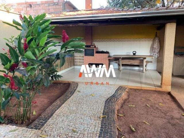 Casa com 3 quartos à venda, 212 m² por R$ 650.000 Parque Flamboyant Aparecida de Goiânia/GO