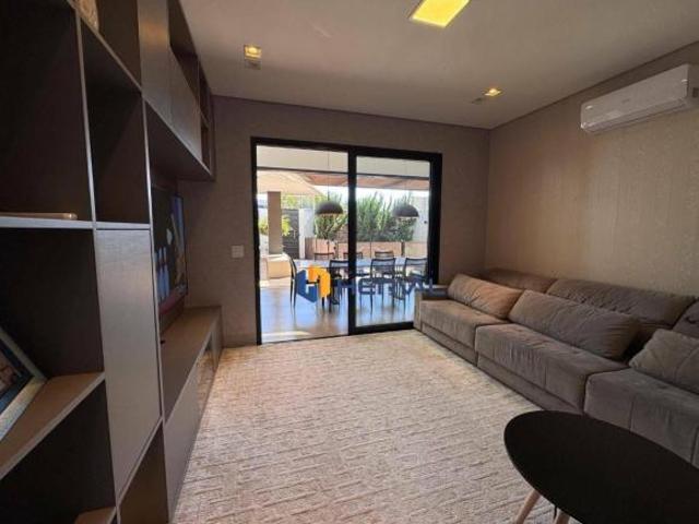 Casa com 3 quartos à venda, 217 m² por R$ 1.650.000 Jardim Munique Maringá/PR