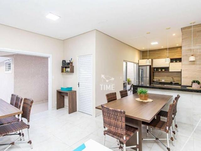 Casa Ampla com Espaço Gourmet e Suíte Conforto em Curitiba