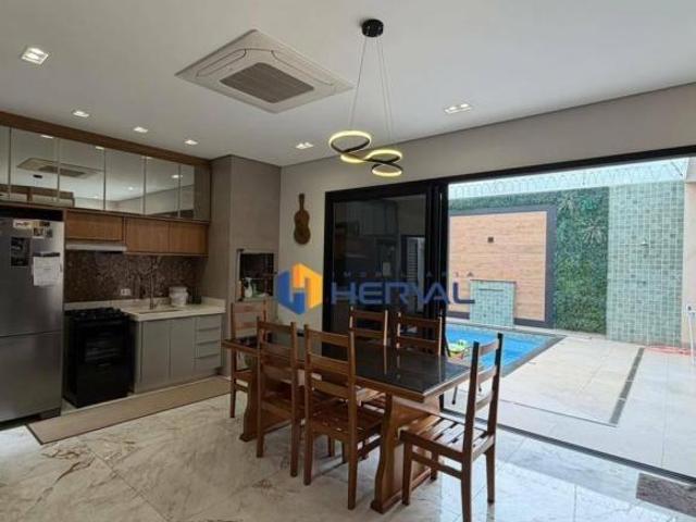 Casa com 3 quartos à venda, 223 m² por R$ 1.600.000 Jardim Munique Maringá/PR