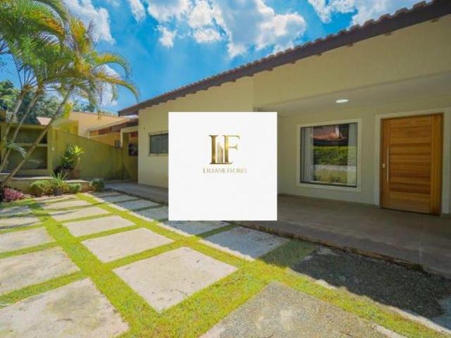 Casa com 3 quartos à venda, 230 m² por R$ 1.150.000