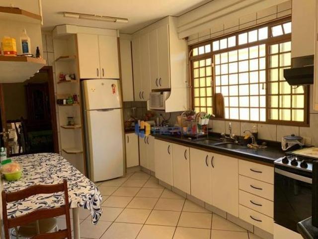 Casa com 3 quartos à venda, 230 m² por R$ 1.290.000 Zona 08 Maringá/PR