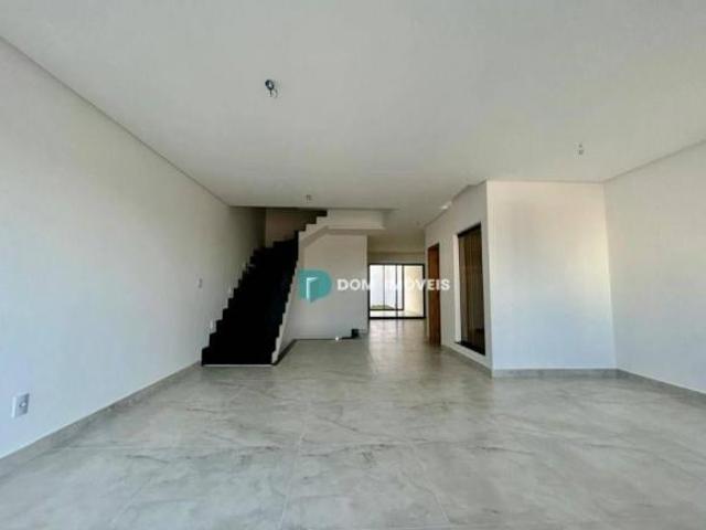 Casa com 3 Quartos à venda, 240 m² por R$ 919.000 Aeroporto Juiz de Fora/MG
