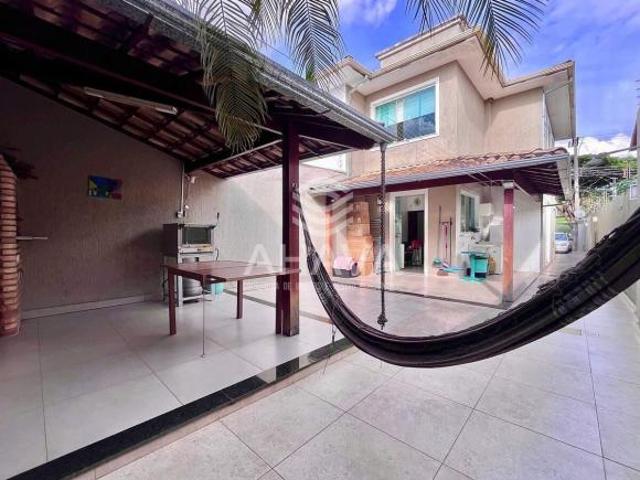 Casa com 3 Quartos à Venda 245m² Santa Amélia Próximo à Avenida Portugal