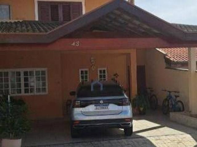 Casa com 3 quartos à venda, 250 m² por R$ 905.000 Jardim Uirá São José dos Campos/SP