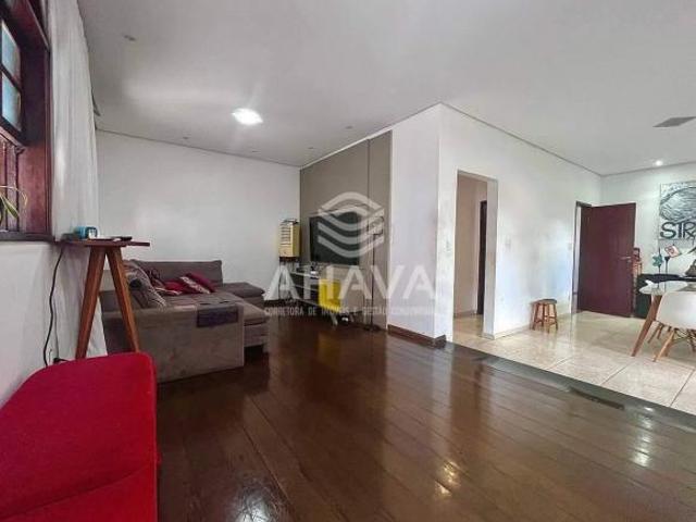 Casa com 3 Quartos à Venda 260m² Santa Branca Próximo à Avenida Dom Pedro I