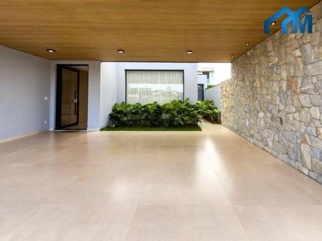 Casa com 3 quartos à venda, 274 m² por R$ 3.290.000