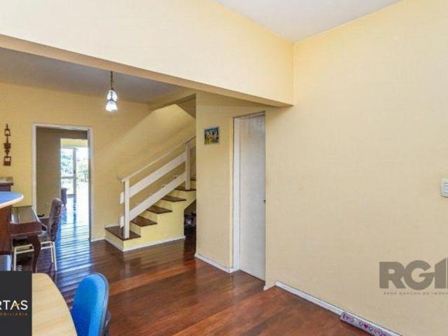 Casa com 3 Quartos à Venda, 293 m² por R$ 650.000