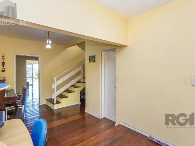 Casa com 3 Quartos à Venda, 293 m² por R$ 650.000