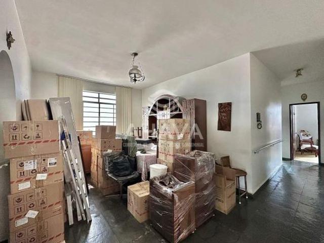 Casa com 3 Quartos à Venda 365m² Santa Mônica Próximo à Avenida Deputado Anuar Menhem