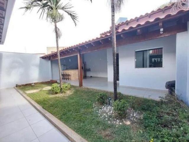 Casa com 3 quartos à venda, bairro Chácaras Tubalina E Quartel Uberlândia/MG