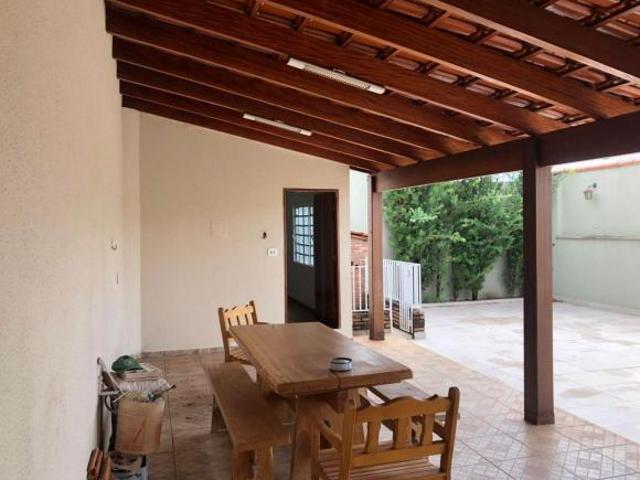 Casa com 3 quartos à venda, Bairro Cidade Jardim Uberlândia/MG
