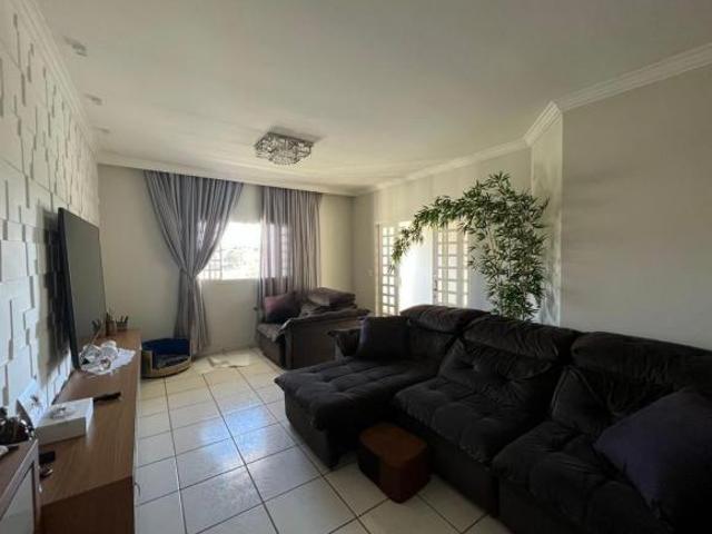 Casa com 3 quartos à venda, bairro Jardim Karaíba Uberlândia/MG