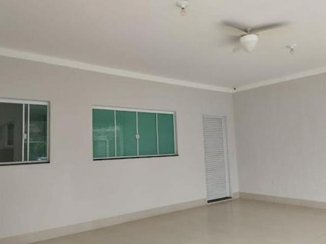 Casa com 3 quartos à venda bairro Osvaldo Rezende Uberlândia/MG