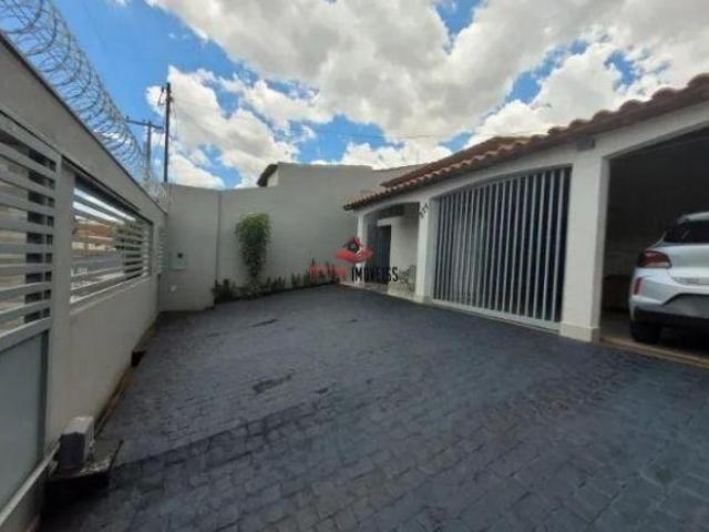 Casa com 3 quartos à venda, bairro Osvaldo Rezende Uberlândia/MG