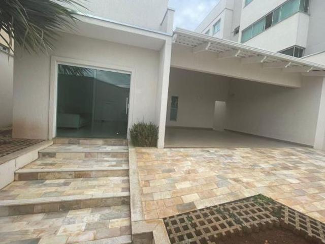 Casa com 3 quartos à venda, Bairro Santa Mônica Uberlândia/MG