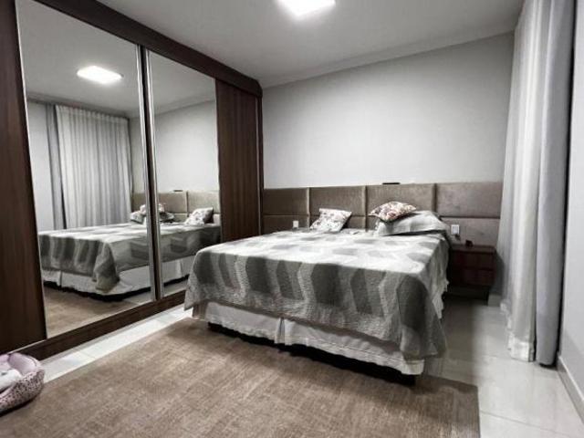 Casa com 3 quartos à venda bairro Umuarama Uberlândia/MG