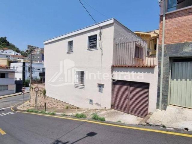 Casa com 3 quartos à Venda, Centro Poços de Caldas