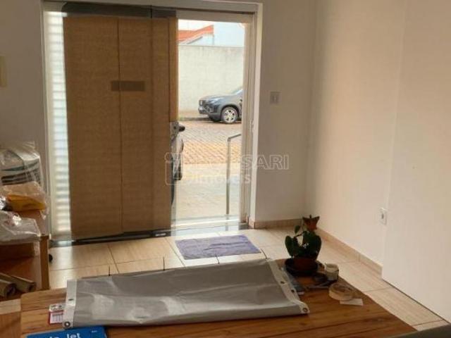 Casa com 3 quartos a venda e locacao no Centro de Araraquara