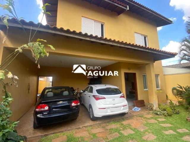 Casa com 3 quartos à venda em Valinhos