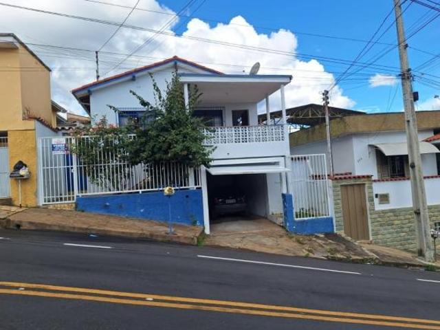 Casa com 3 quartos à venda em Varginha, no bairro Bom Pastor