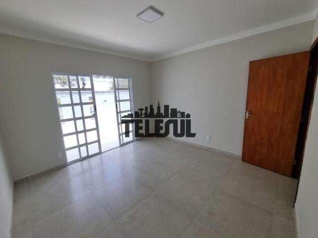 Casa com 3 quartos à venda em Varginha, no bairro Santana