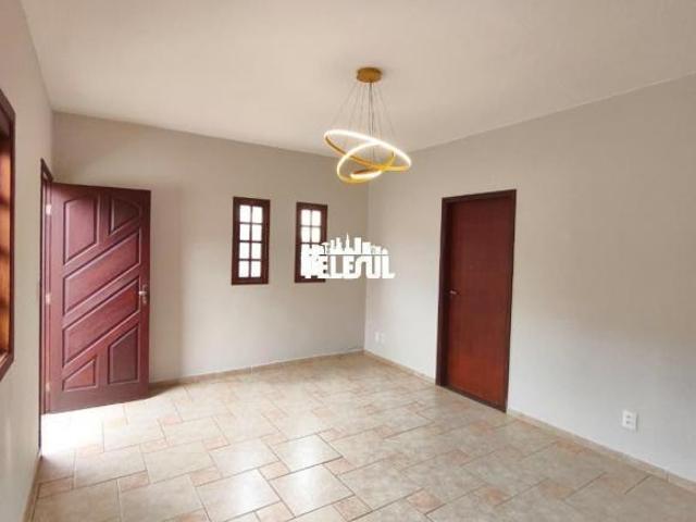 Casa com 3 quartos à venda em Varginha, no bairro Parque Boa Vista