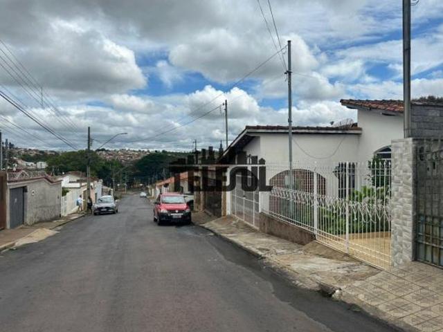 Casa com 3 quartos à venda em Varginha, no bairro Pinheiros