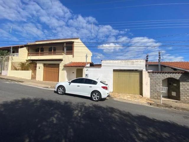 Casa com 3 quartos à venda em Varginha, no bairro Pinheiros