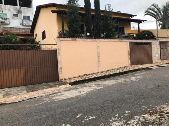 Casa com 3 quartos à venda em Varginha, no bairro Vila Floresta