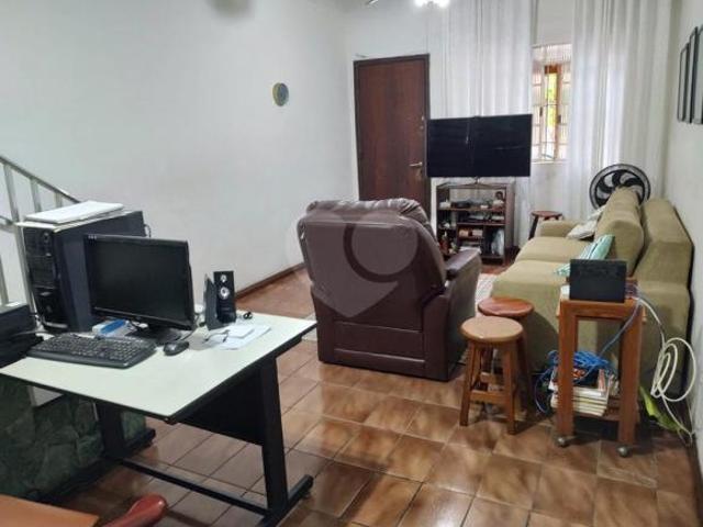 Casa com 3 quartos à venda em Vila Nivi SP