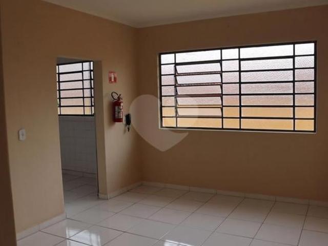 Casa com 3 quartos à venda em Vila Embaré SP