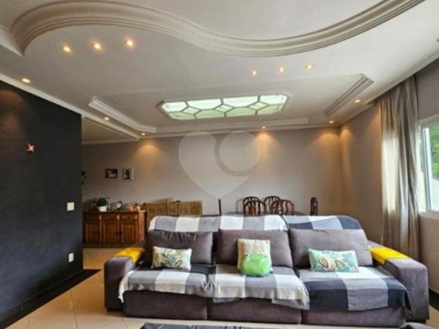Casa com 3 quartos à venda em Vila fiat lux SP