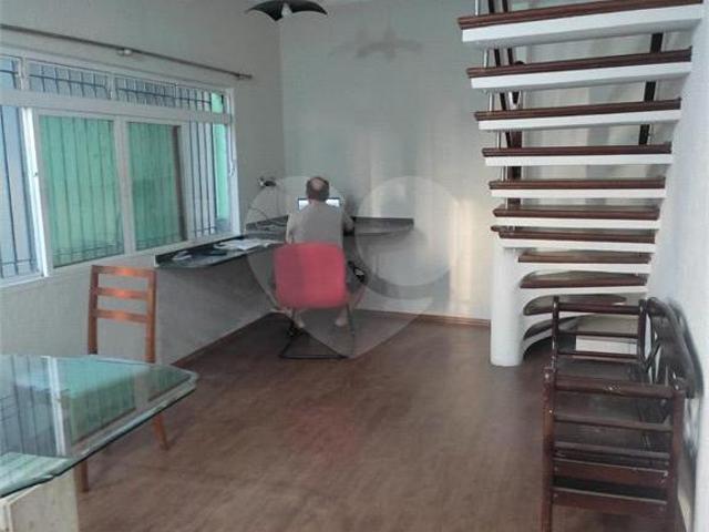 Casa com 3 quartos à venda em Vila serralheiro SP