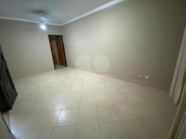 Casa à venda com 3 quartos, sendo 1 suíte, em Vila Valença, São Vicente