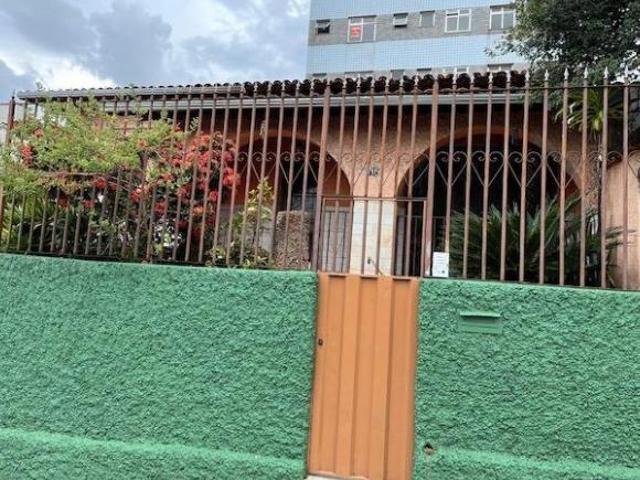 Casa com 3 quartos à venda em Belo Horizonte, no bairro Caiçaras