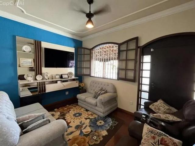 Casa com 3 quartos à venda em Belo Horizonte, no bairro Castelo