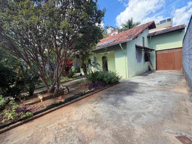 Casa com 3 quartos à venda em Belo Horizonte, no bairro Castelo