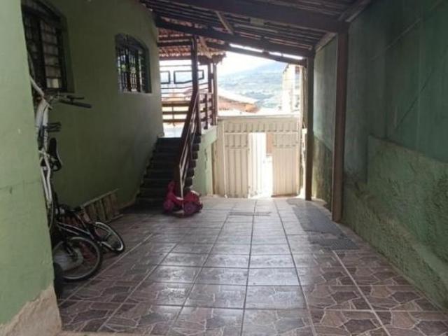 Casa com 3 quartos à venda em Belo Horizonte, no bairro Araguaia