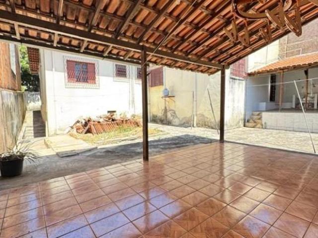 Casa com 3 quartos à venda em Belo Horizonte, no bairro Goiânia