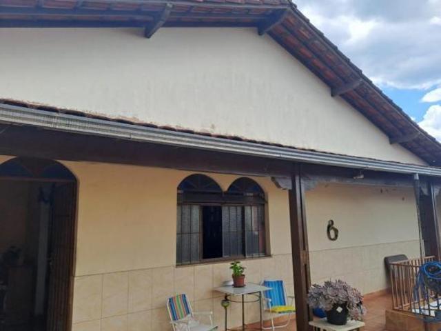 Casa com 3 quartos à venda em Belo Horizonte, no bairro Havaí